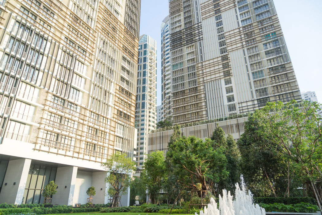 Park Origin Phromphong Luxury Condominium With Private Oasis 10 Rai